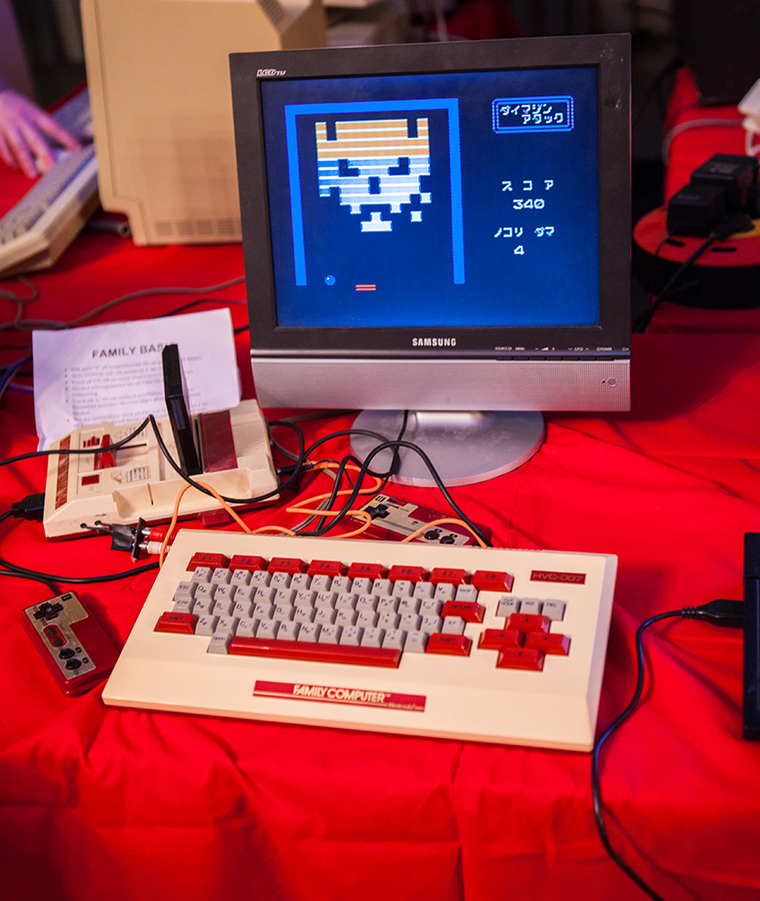 family-computer-with-breakout | Retro Video Gaming